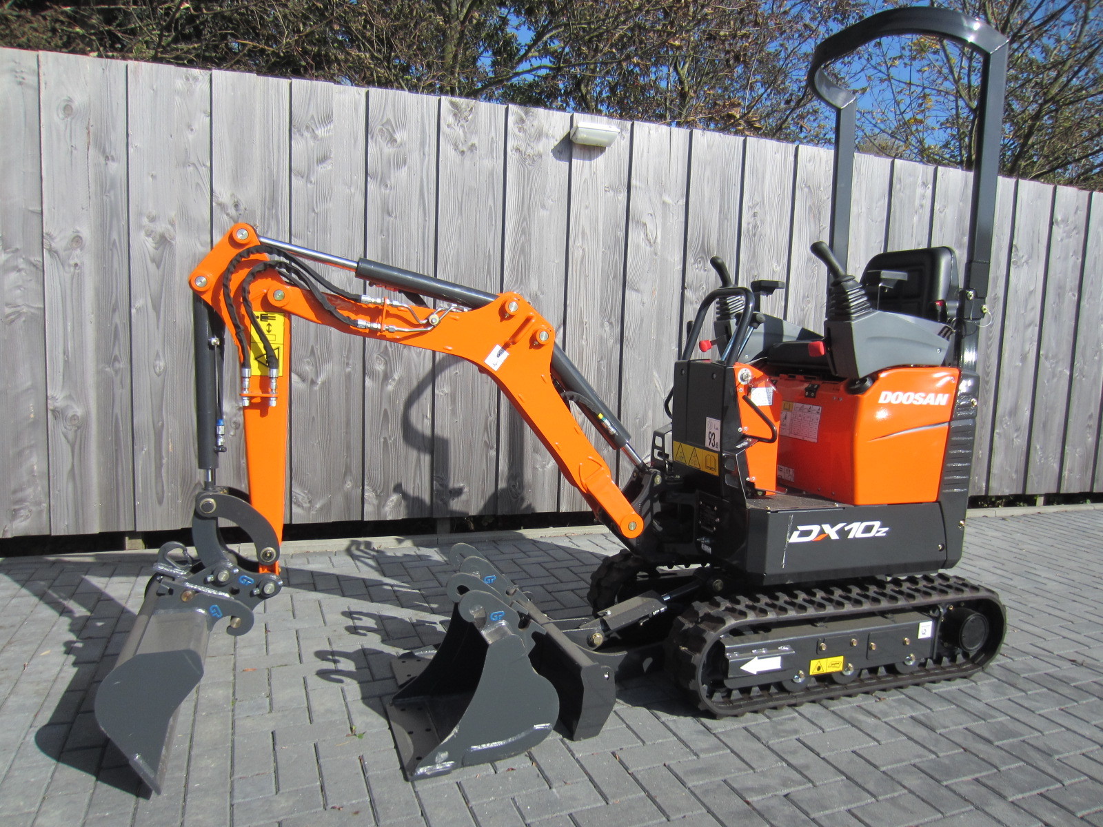 Doosan DX10z | Gebruikte graafmachines en shovels te koop bij Anema Arum