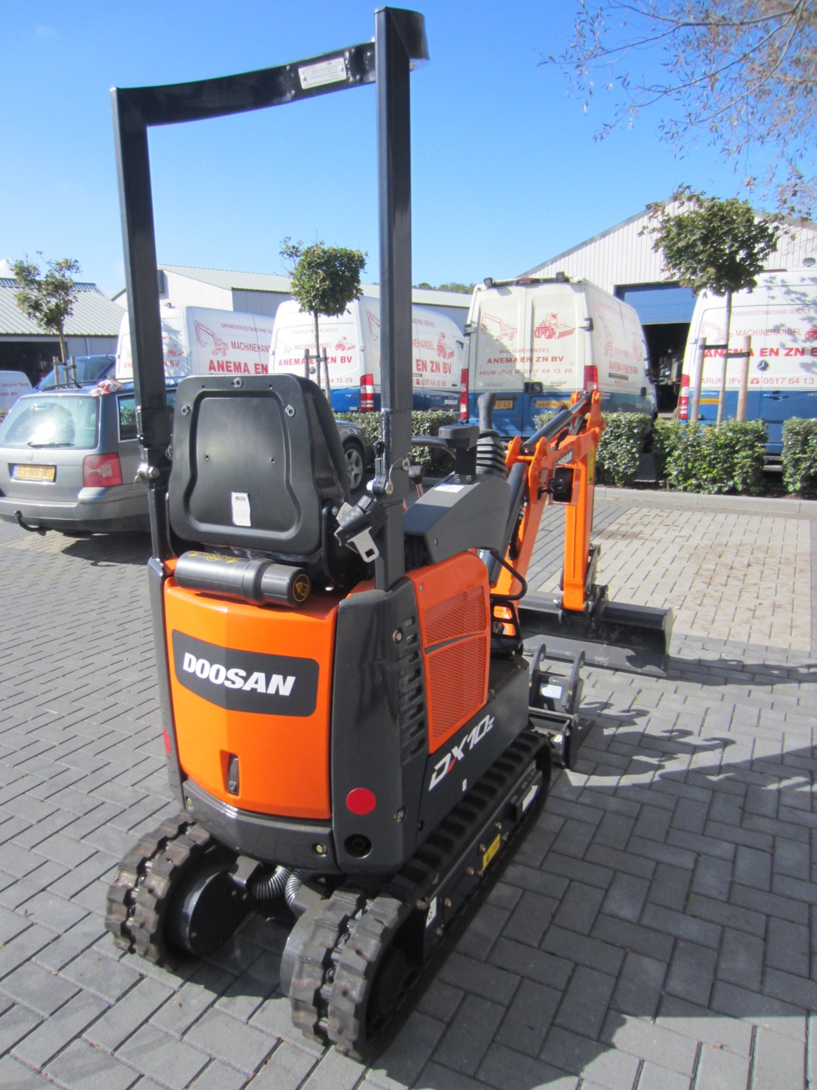 Doosan DX10z | Gebruikte graafmachines en shovels te koop bij Anema Arum