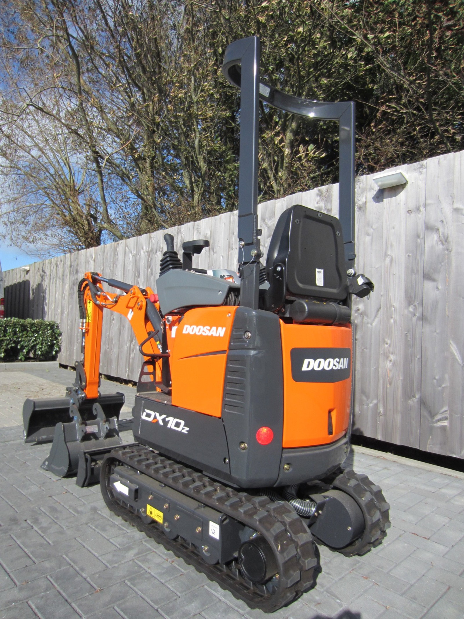 Doosan DX10z | Gebruikte graafmachines en shovels te koop bij Anema Arum