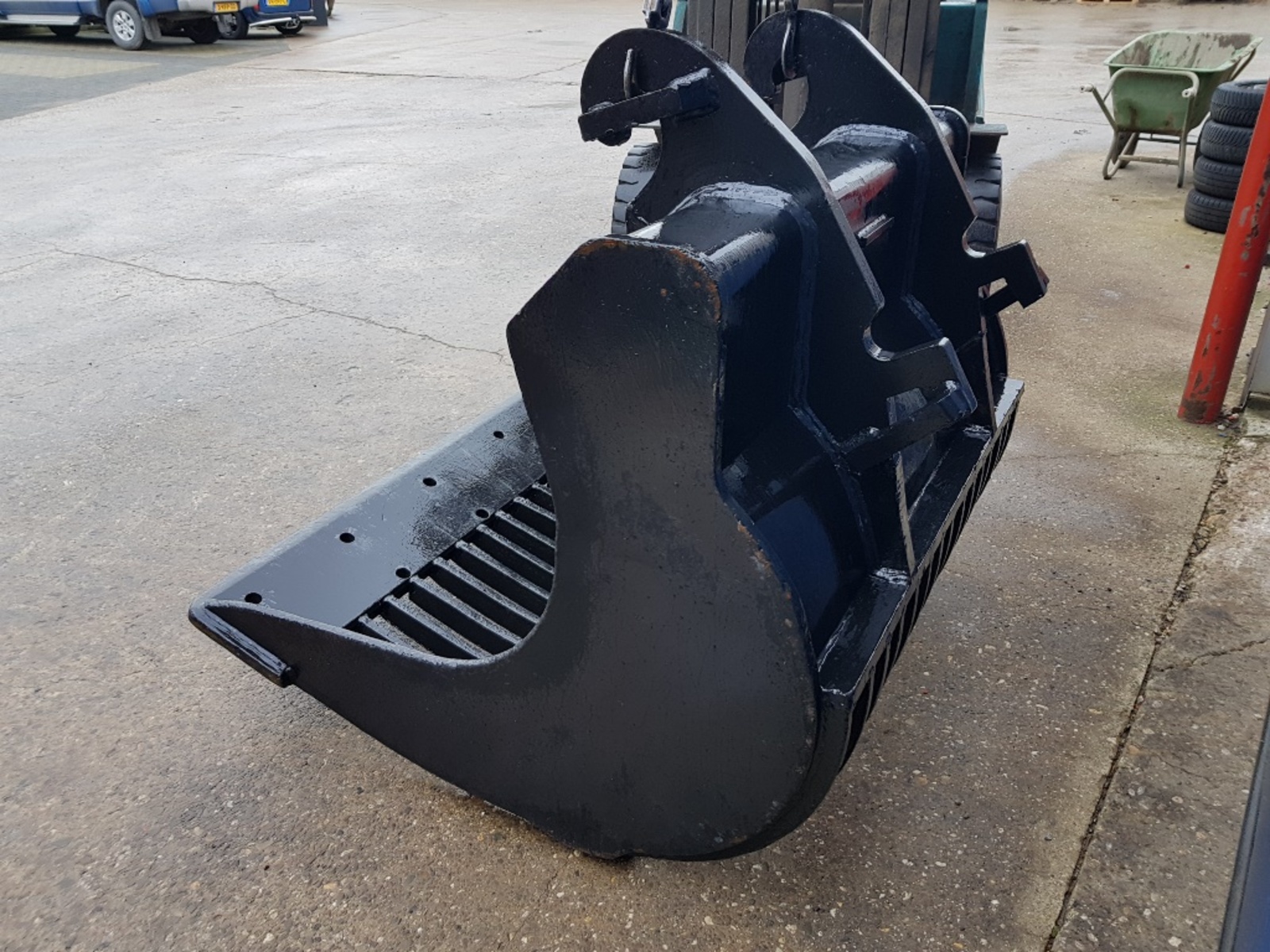Puinbak CW 30 Gebruikt | Gebruikte graafmachines en shovels te koop bij ...