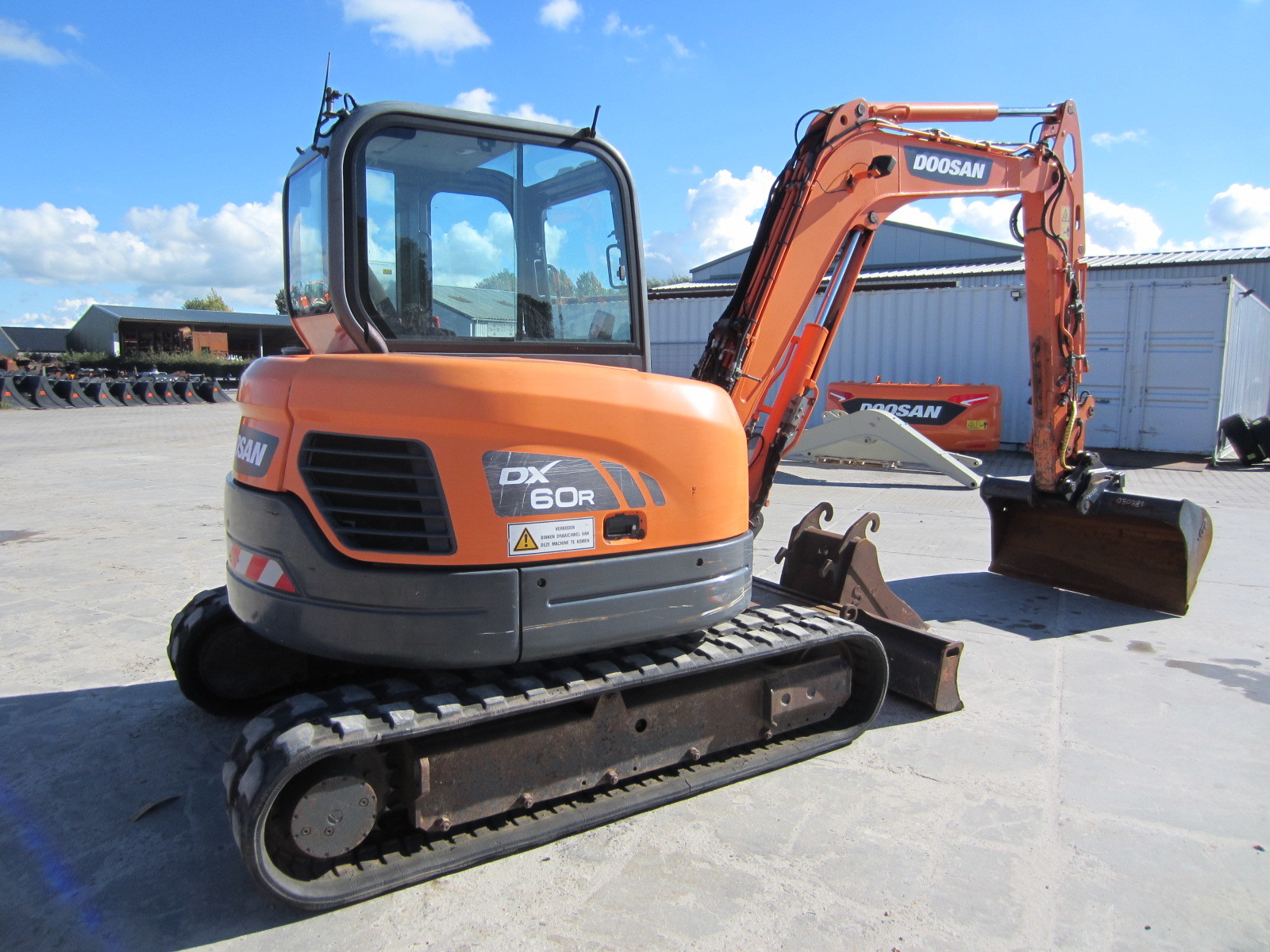 Doosan DX60R | Gebruikte midigravers en minigravers te koop bij Anema Arum